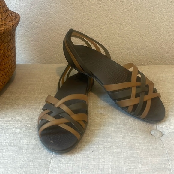 CROCS | Shoes | Rare Crocs Womens 9 Brown Huarache Flat Sandals | Poshmark